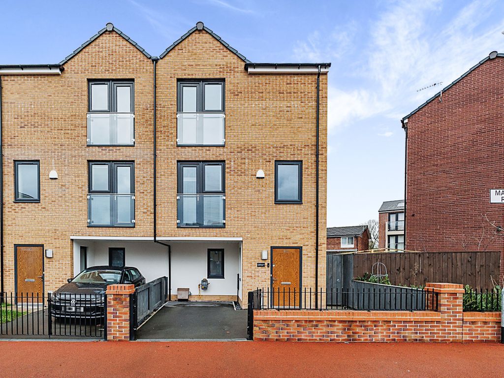 3 bed end terrace house for sale in Mawson Road, Manchester M13 - Zoopla