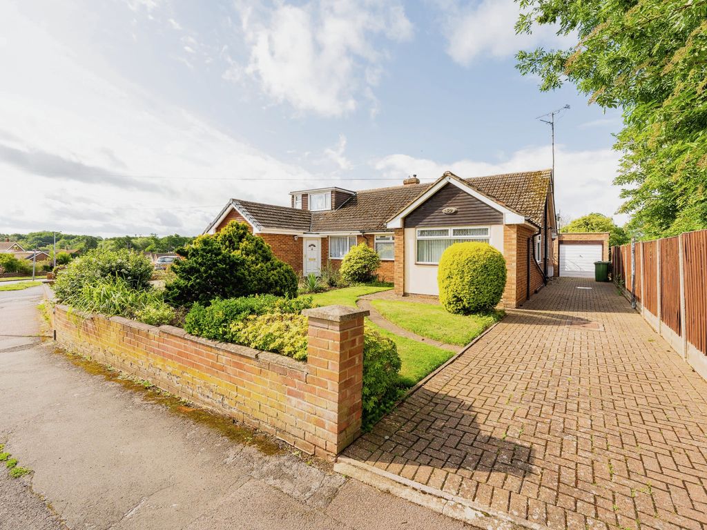 3 Bed Bungalow For Sale In Elmwood Crescent Flitwick Bedford