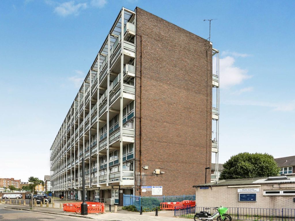 2 bed maisonette for sale in Berger Road, Homerton E9, £260,000 - Zoopla