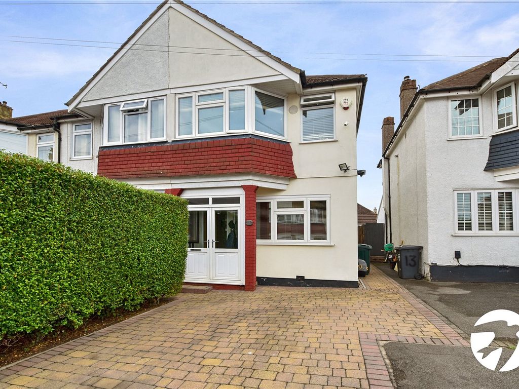 3 Bed End Terrace House For Sale In Kingswood Close West Dartford