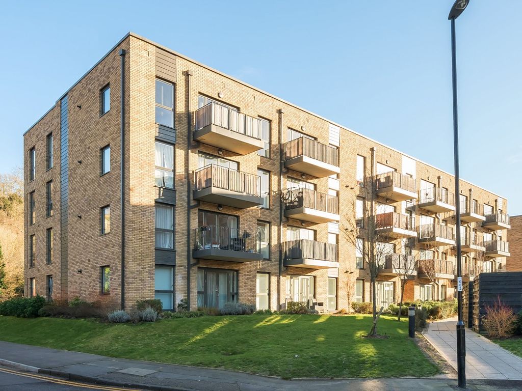 2 bed flat for sale in Panta House, 4 Old Barn Lane, Kenley CR8, £ ...