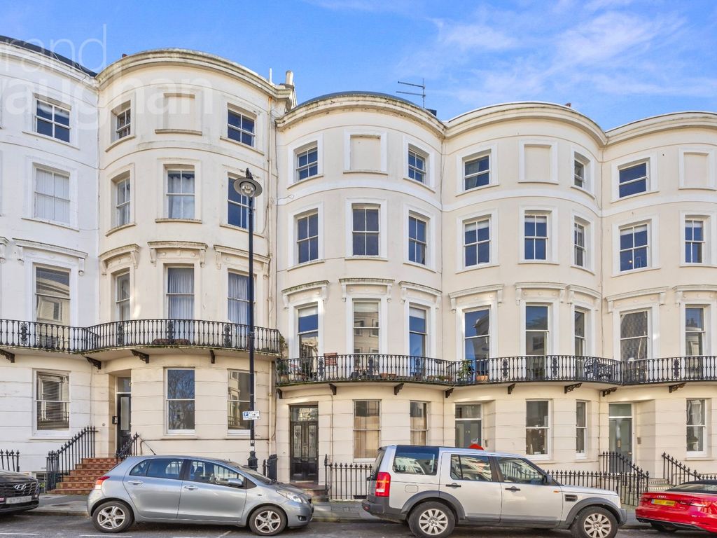 2 bed flat for sale in Eaton Place, Brighton, East Sussex BN2, £300,000 ...