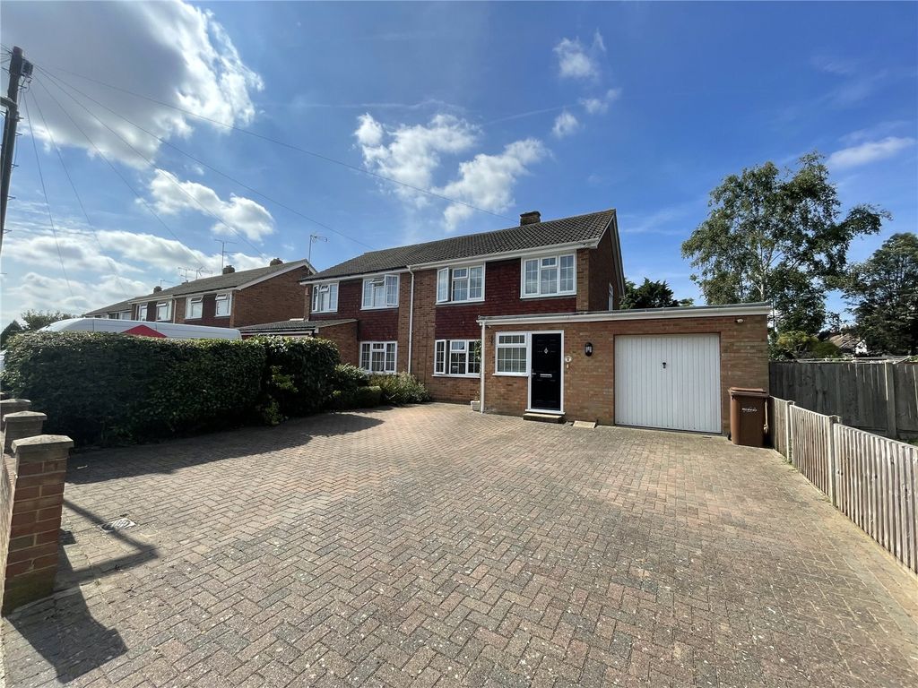 3 Bed Semi Detached House For Sale In Tilbury Road Rainham Gillingham