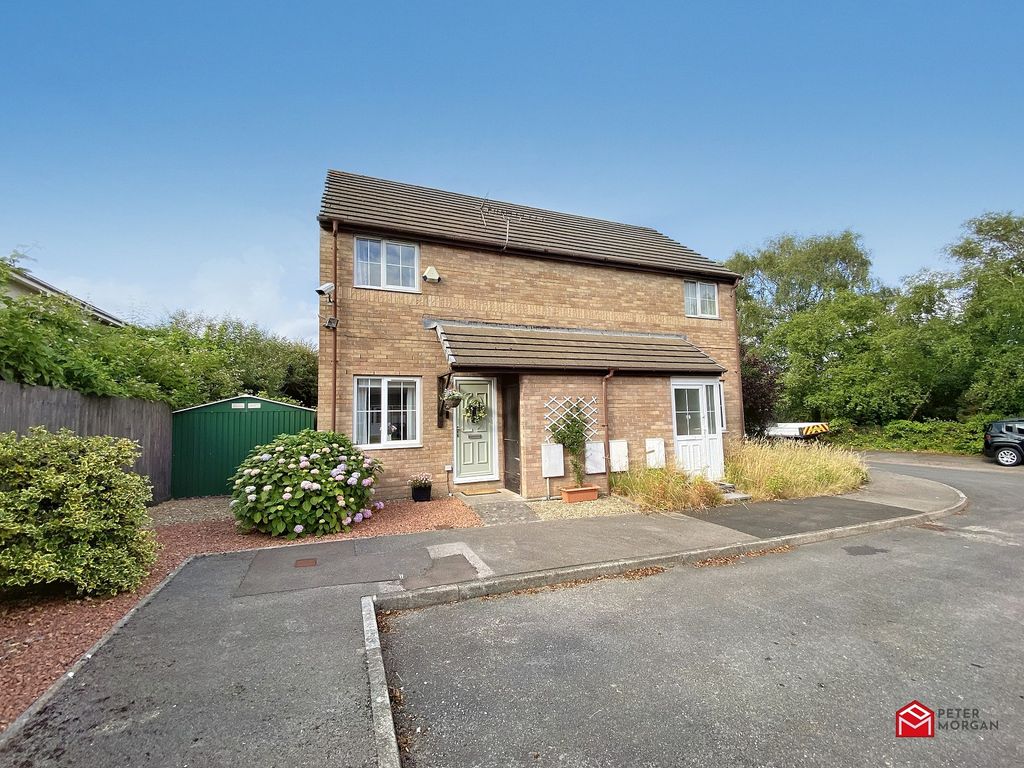 2 Bed Semi Detached House For Sale In Heol Felyn Fach Tondu Bridgend