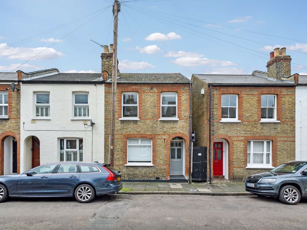 2 bed terraced house for sale in Hamilton Road, Twickenham TW2 - Zoopla