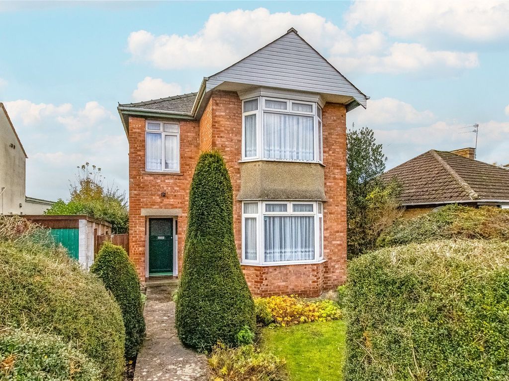 3 Bed Detached House For Sale In Church Walk South Cheney Manor