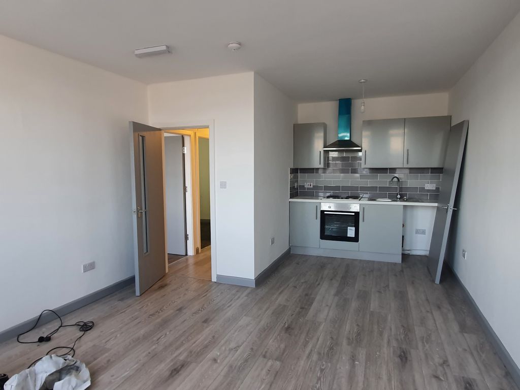 Studio to rent in Leeds Road, Bradford BD3 - Zoopla