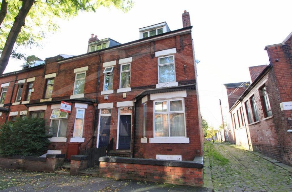 8 bed terraced house to rent in Hamilton Road, Manchester M13 - Zoopla