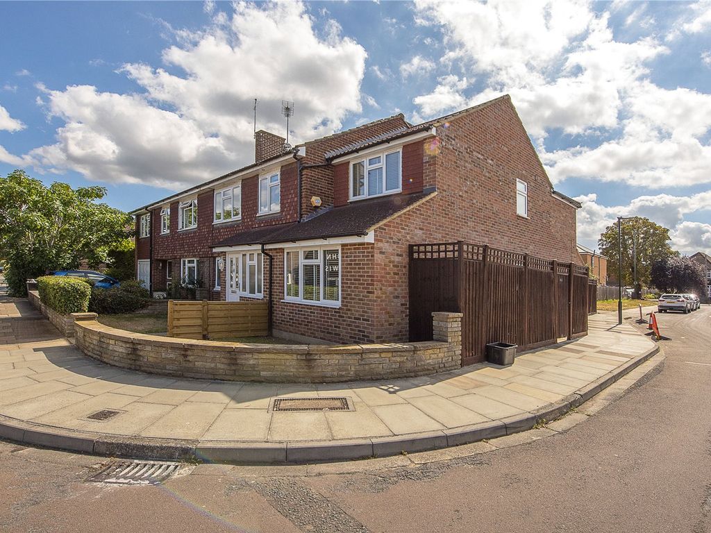 2 bed end terrace house for sale in Gilpin Crescent, Twickenham TW2 - Zoopla
