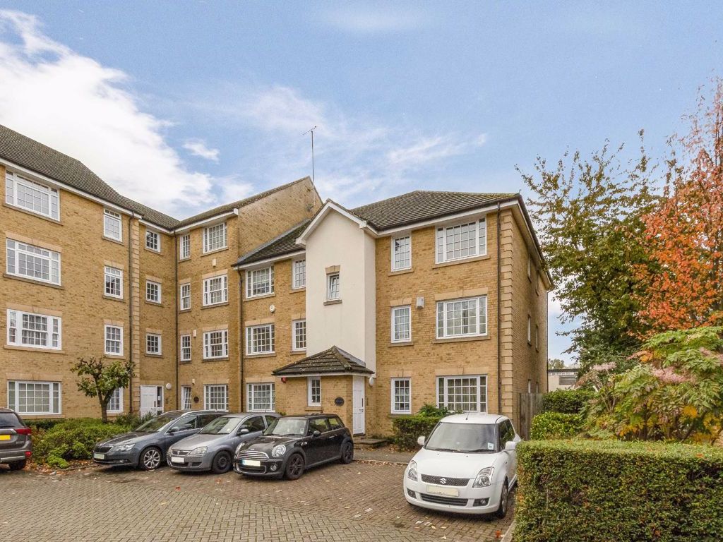2 bed flat to rent in Bedser Close, London SE11 - Zoopla