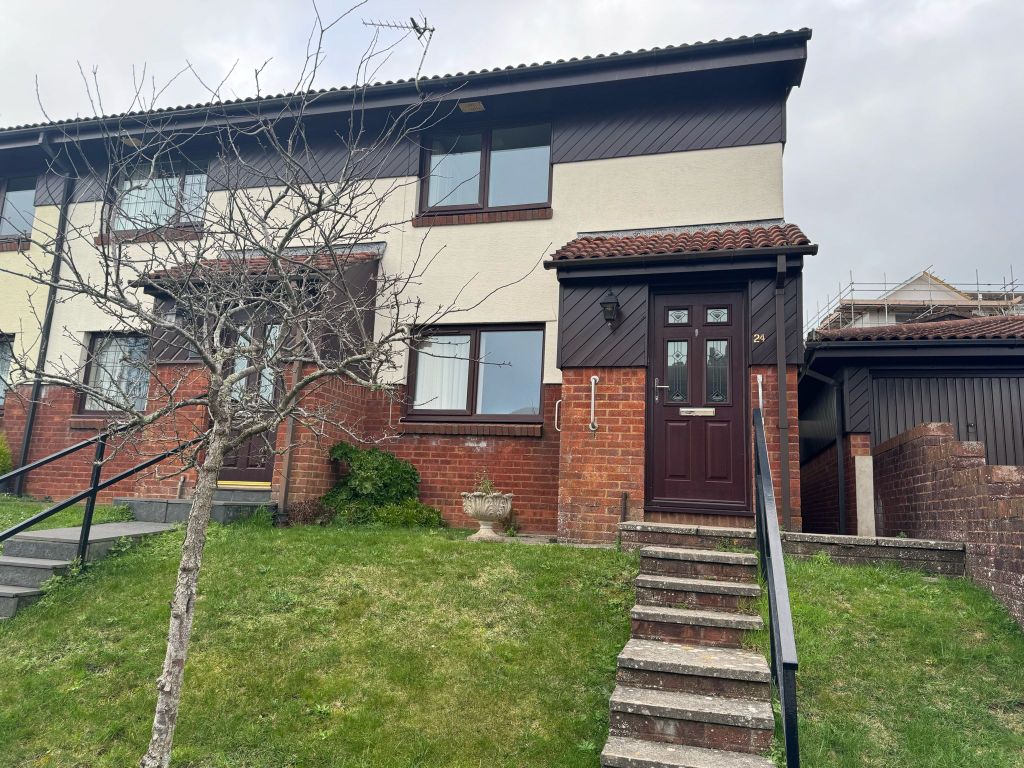2 bed property to rent in Gainsborough Close, Torquay TQ1, £1,100 pcm ...