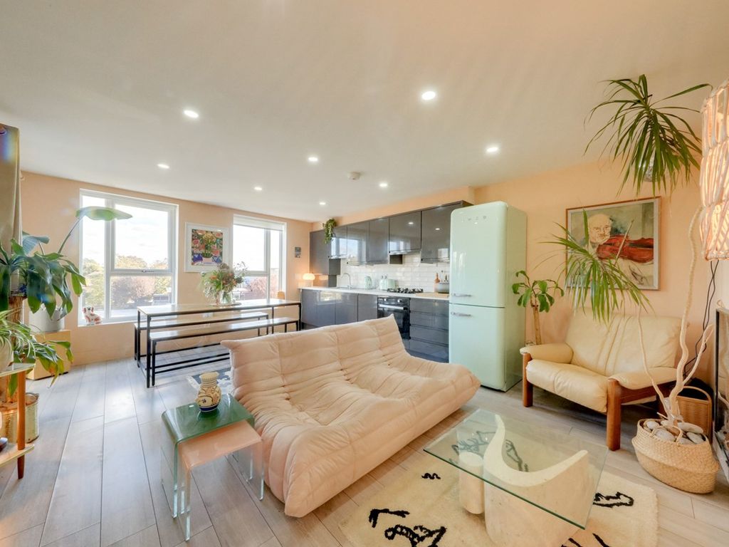 1 bed flat for sale in Brockley Rise, Forest Hill, London SE23, £ ...