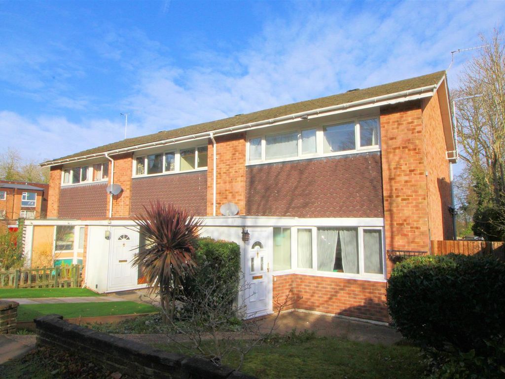 3 Bed End Terrace House To Rent In Goldsworth Orchard St Johns Road