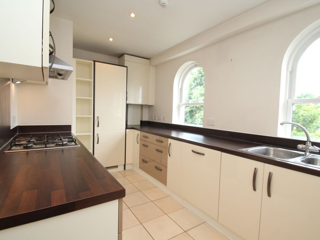 2 bed flat to rent in Rothwell Court, Freelands Road, Bromley, Kent BR1, £2,000 pcm - Zoopla