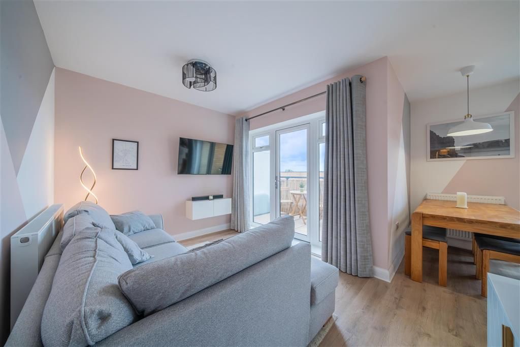 2 bed flat for sale in London Road, Wallington, Surrey SM6, £390,000 ...