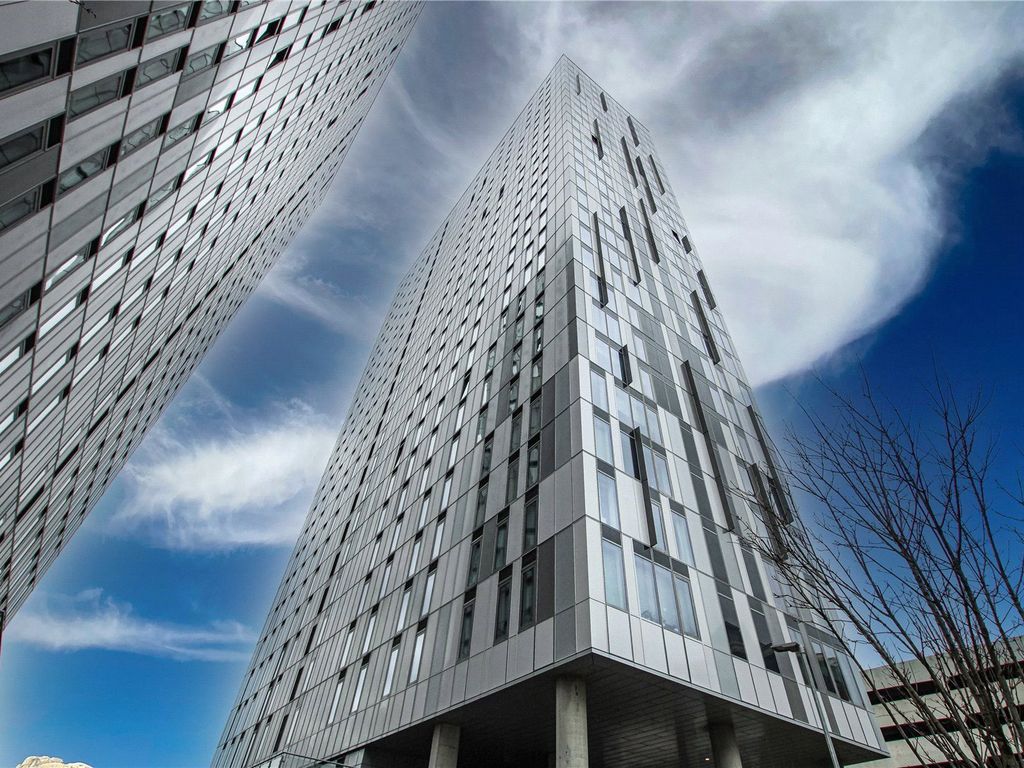 1 bed flat to rent in Michigan Point Tower A, 9 Michigan Avenue ...