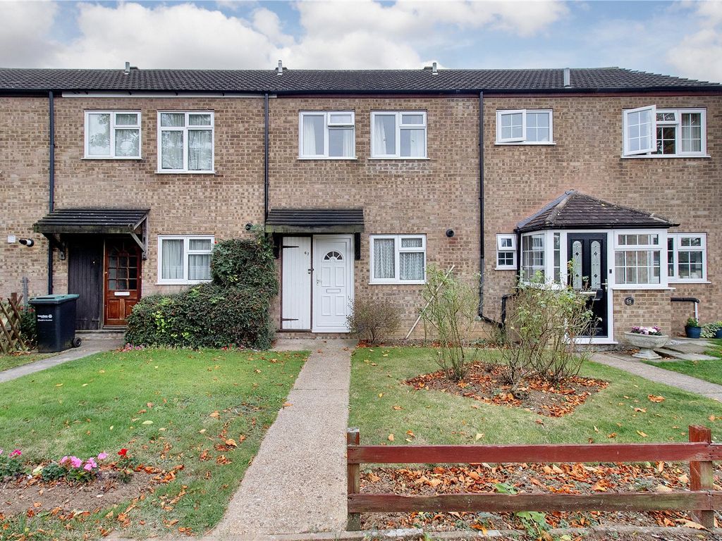 3 bed terraced house for sale in Abbots Field, Gravesend, Kent DA12, £300,000 - Zoopla