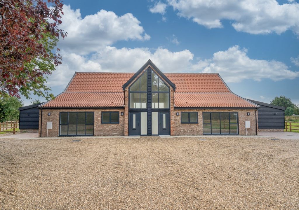 3 bed barn conversion to rent in Gisleham, Lowestoft NR33, £1,900 pcm ...