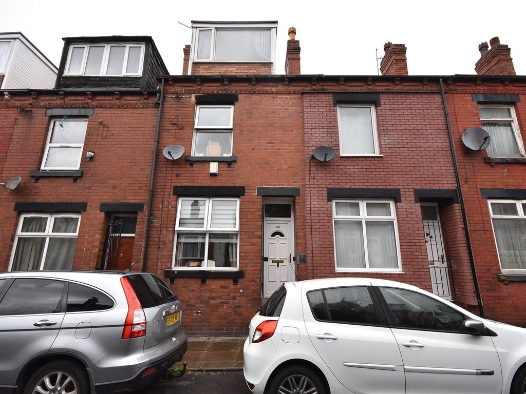 4 bed terraced house for sale in Nowell Mount, Leeds, West Yorkshire ...