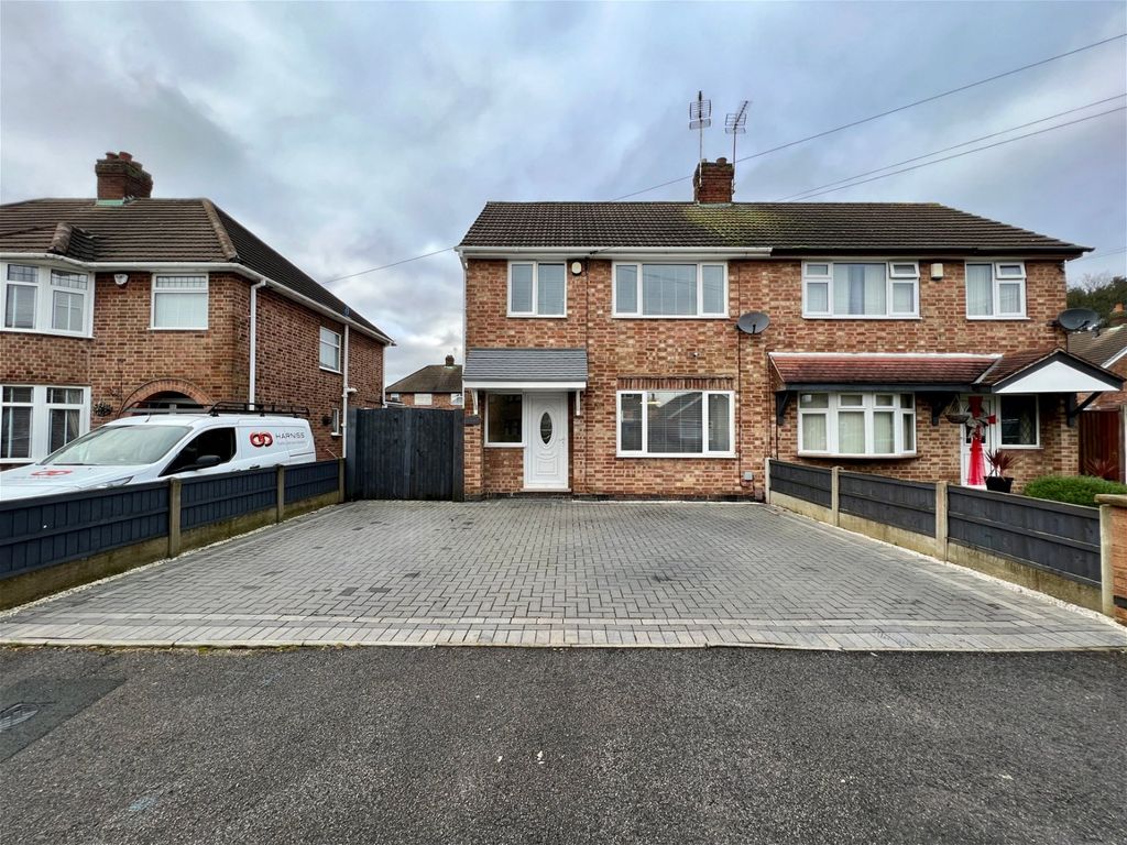 3 Bed Semi Detached House For Sale In Avon Avenue Hucknall Nottingham