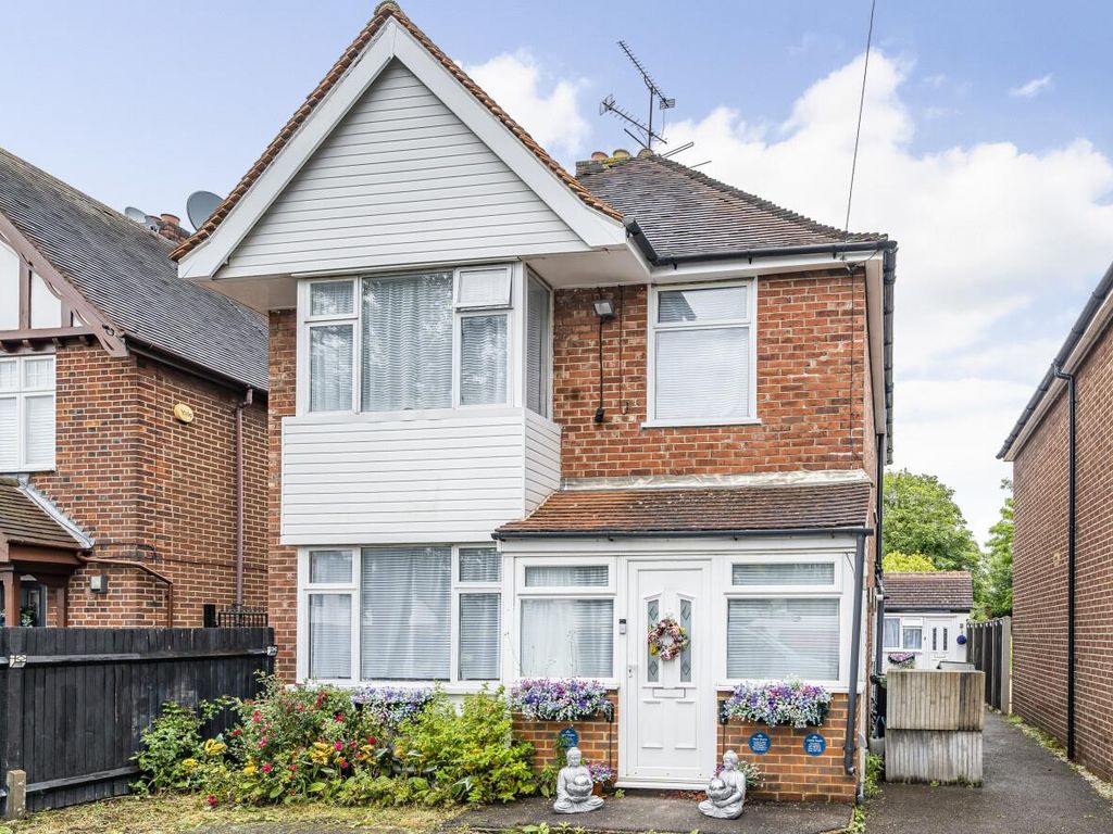 5 bed property for sale in Frimley Road, Camberley GU15, £525,000 - Zoopla