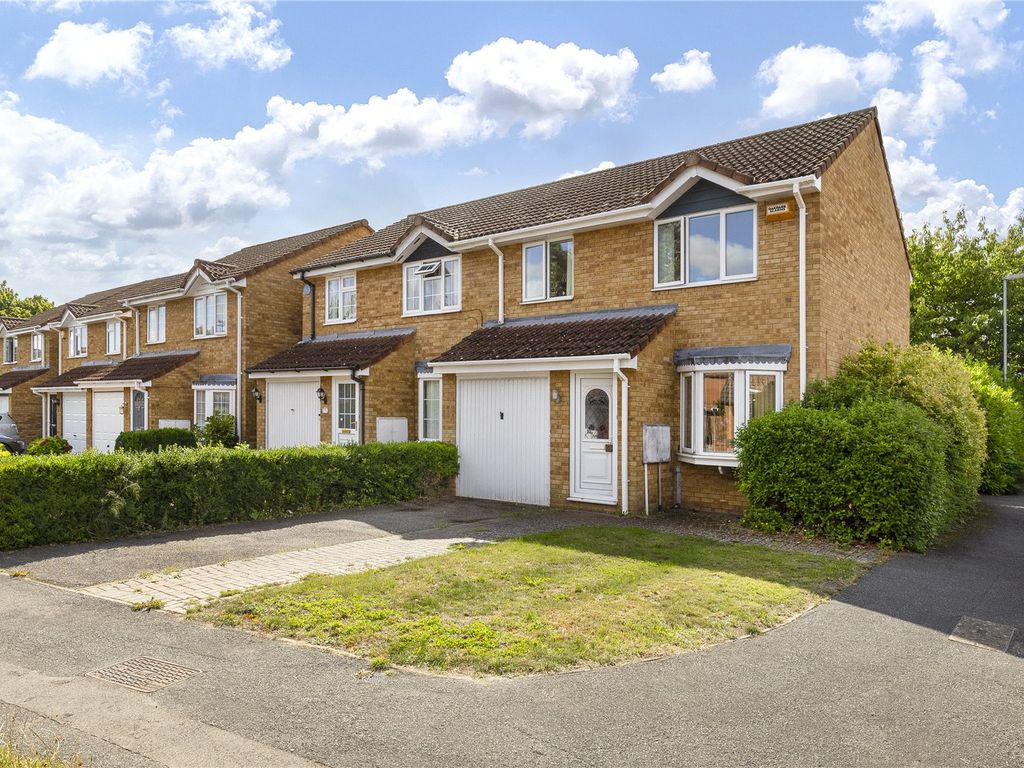 3 Bed Semi Detached House For Sale In Antelope Way Cambridge