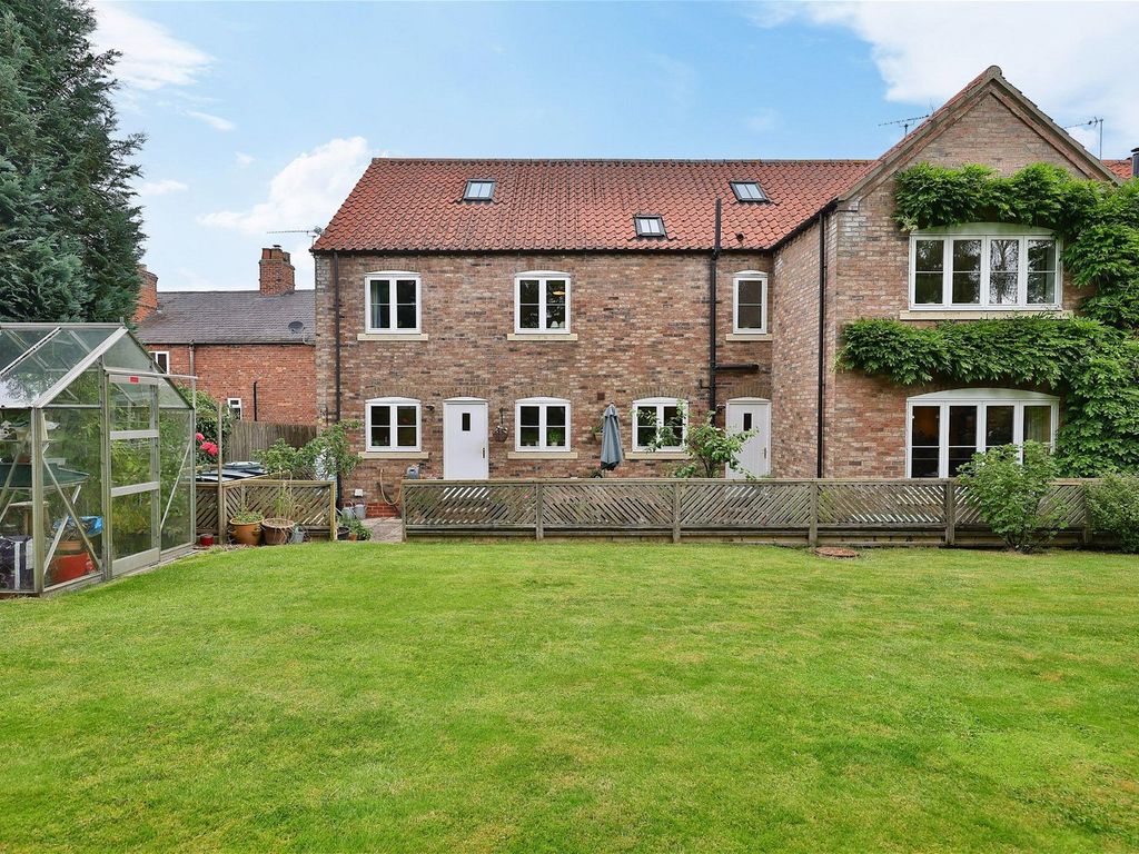 5 bed link detached house for sale in The Green, Stillingfleet, York ...