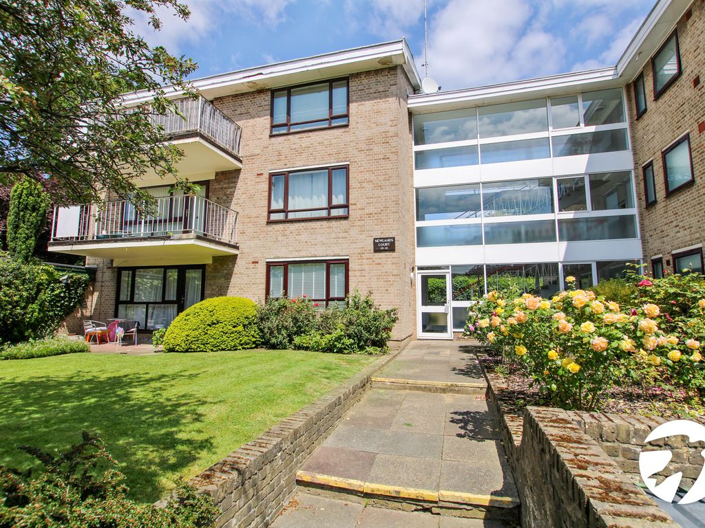 2 bed flat for sale in Footscray Road, London SE9 - Zoopla