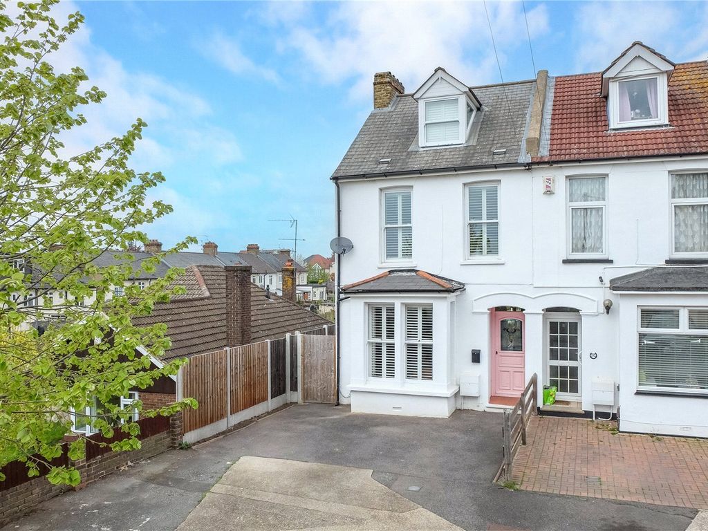 3 Bed Semi Detached House For Sale In Park Road Gravesend Kent Da11