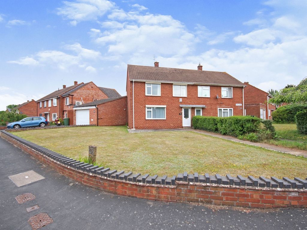 3 Bed Semi Detached House For Sale In Haddon Road Lillington
