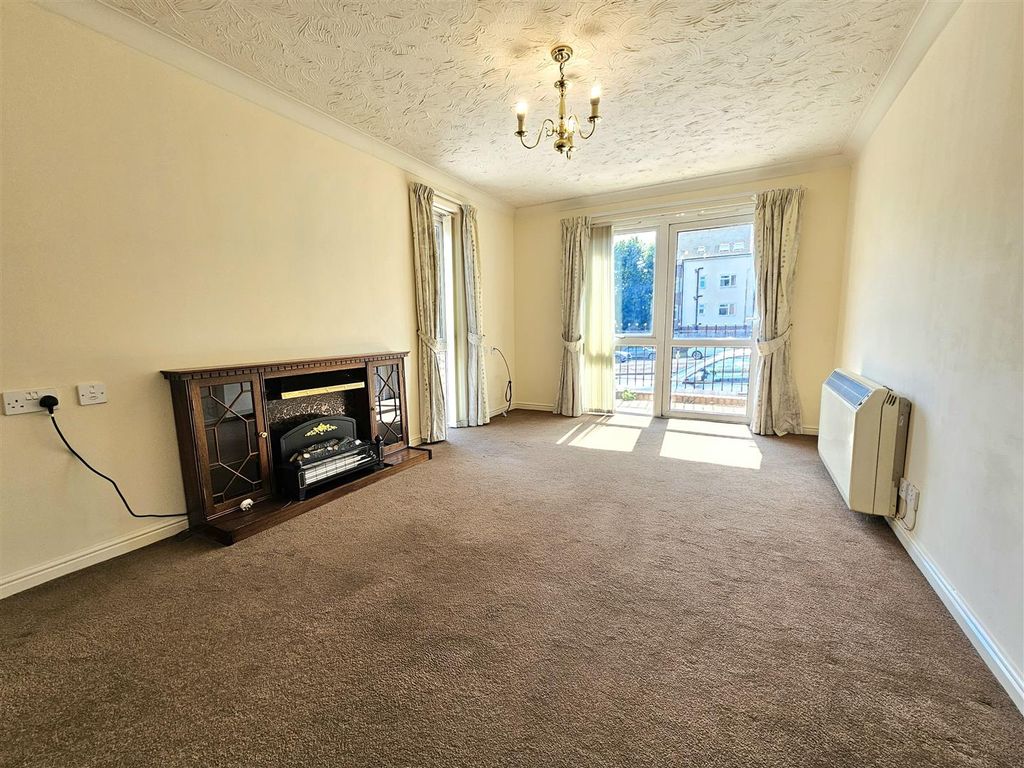 1 bed flat for sale in Warwick Avenue, Derby DE23, £55,000 - Zoopla