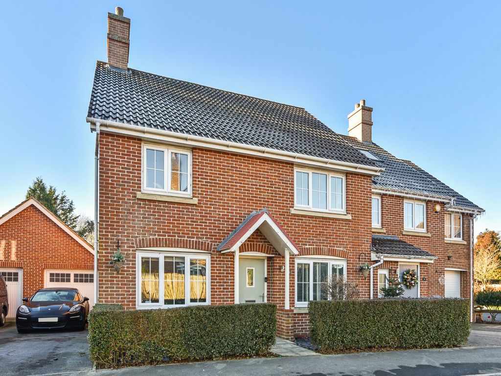 4 bed semi-detached house for sale in Lapwing Way, Four Marks GU34 - Zoopla