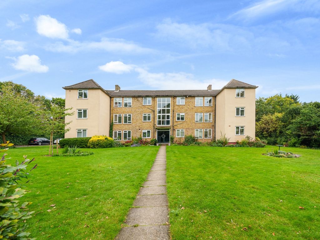 2 bed flat for sale in Kemnal Road, Chislehurst BR7, £475,000 - Zoopla