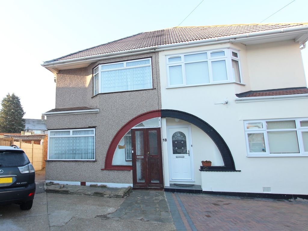3 Bed Semi Detached House For Sale In Kingswood Close Dartford Kent