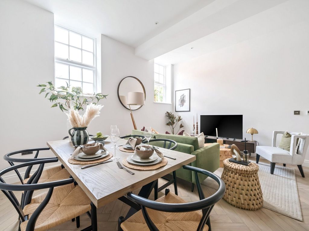 New home, 1 bed flat for sale in The Courtyard, West Street, Farnham ...