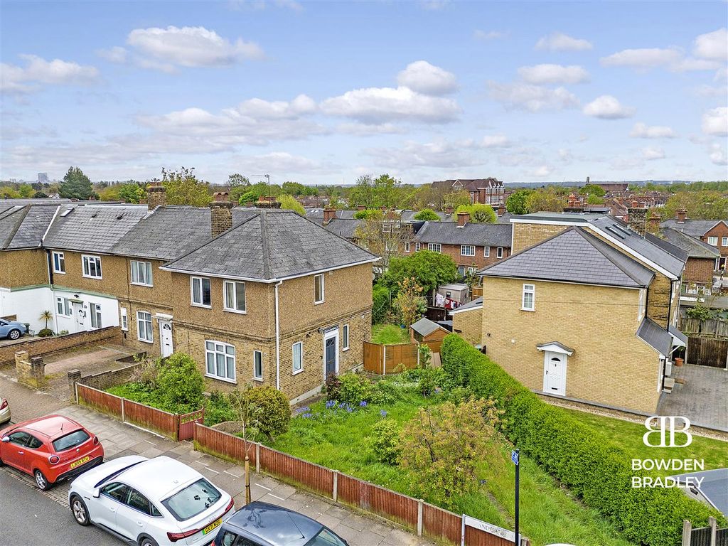 3 bed end terrace house for sale in Beclands Road, London SW17, £ ...