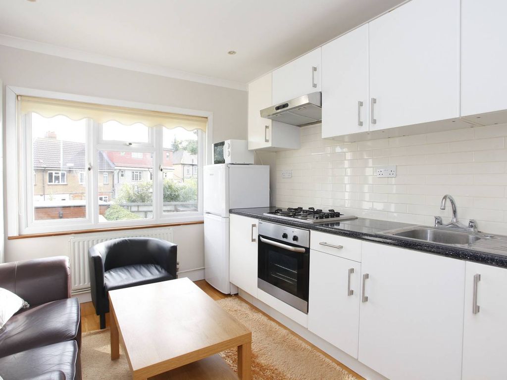1 bed flat to rent in Clitterhouse Crescent, Cricklewood, London NW2, £1,500 pcm - Zoopla