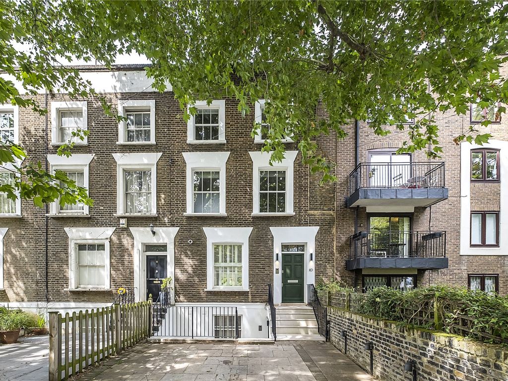 4 bed terraced house for sale in Westbridge Road, London SW11, £ ...