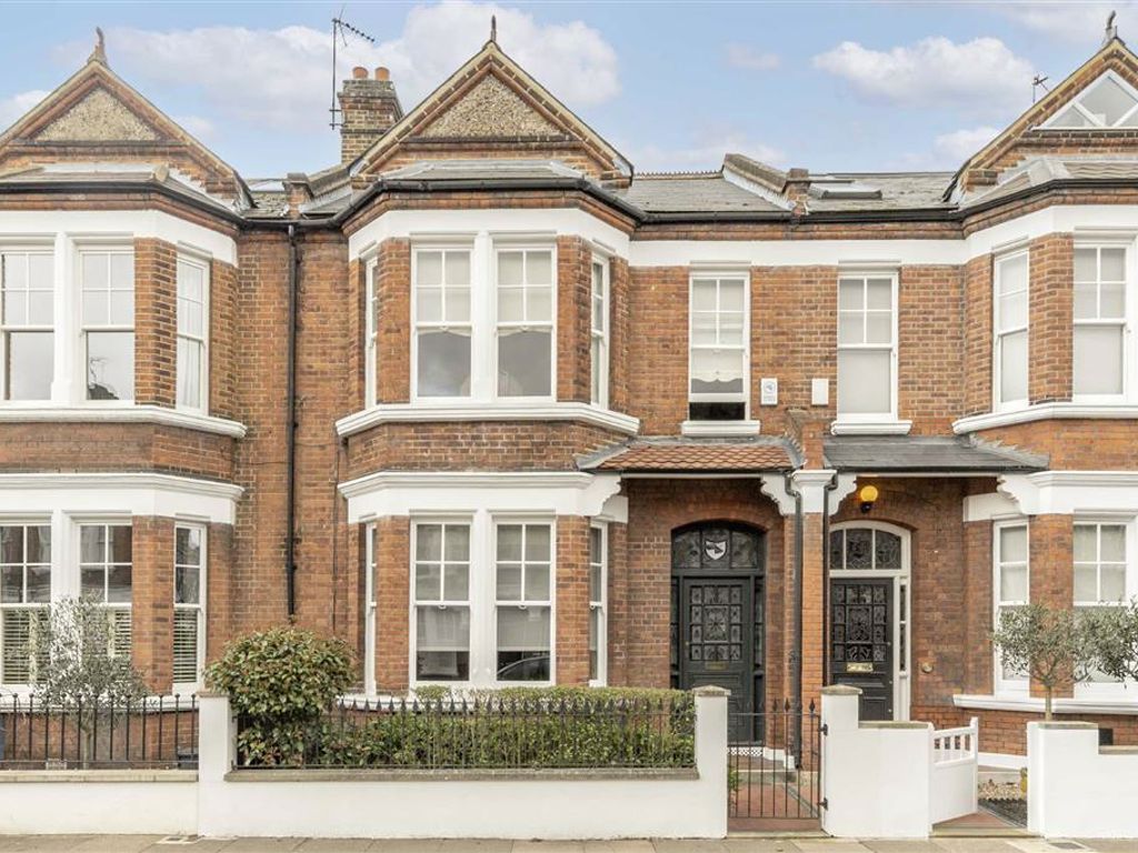 4 bed property for sale in Ravenslea Road, London SW12 - Zoopla