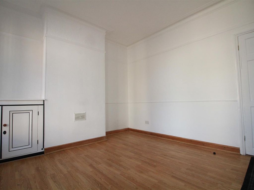 2 bed property to rent in Beck Street, Carlton, Nottingham NG4, £850 ...