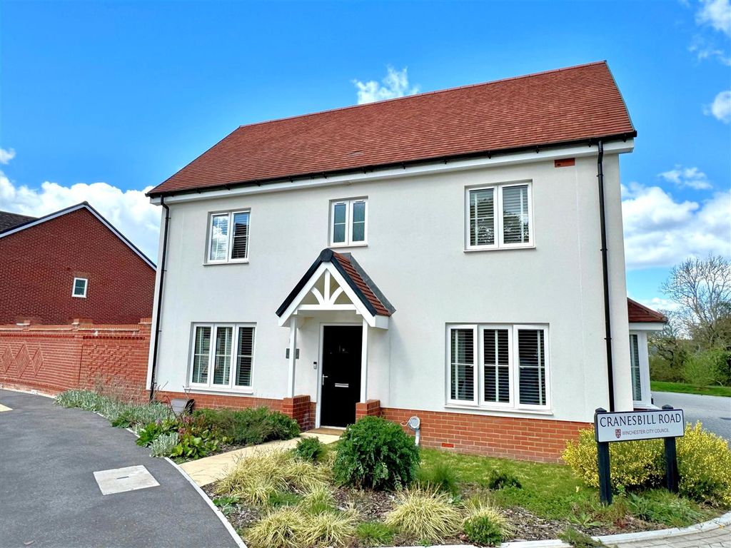 3 bed detached house for sale in Cranesbill Road, Curbridge SO30, £ ...