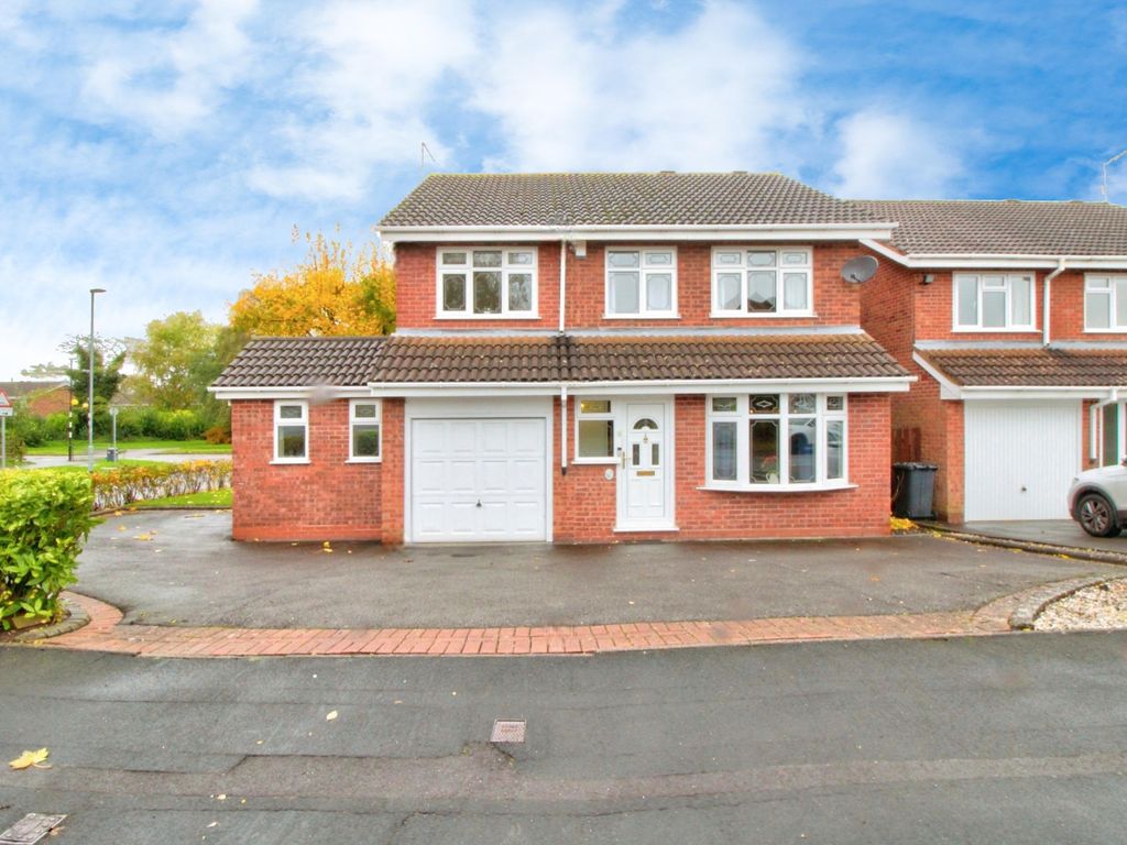 4 Bed Detached House For Sale In Sutherland Grove Perton