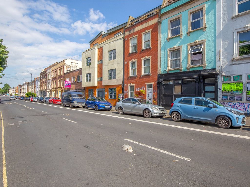 2 bed flat for sale in City Road, Bristol BS2, £300,000 - Zoopla