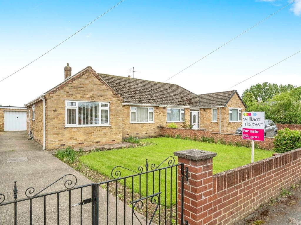 2 Bed Semi Detached Bungalow For Sale In Hatfield Lane Barnby Dun