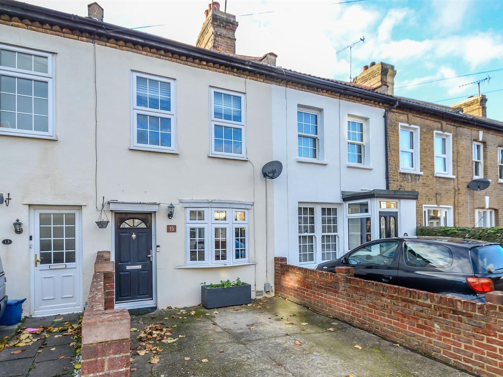 2 Bed Terraced House For Sale In Princes Street Southend On Sea Ss1 £