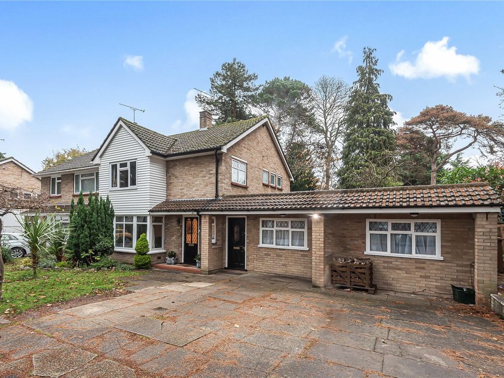 4 Bed Semi Detached House For Sale In Pankhurst Drive Bracknell