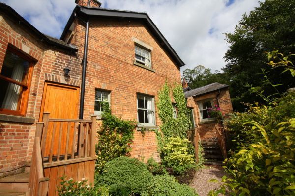2 bed terraced house to rent in Maer Hall, Newcastle-Under-Lyme ...