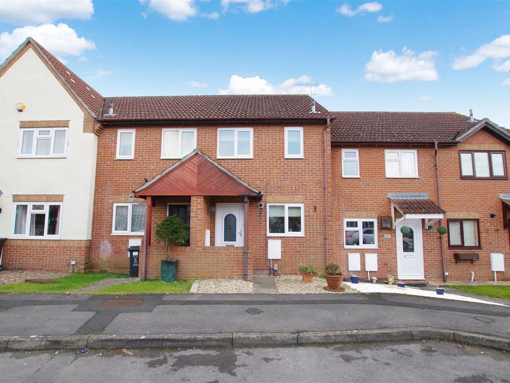 2 Bed Terraced House For Sale In Pearce Close Upper Stratton Swindon