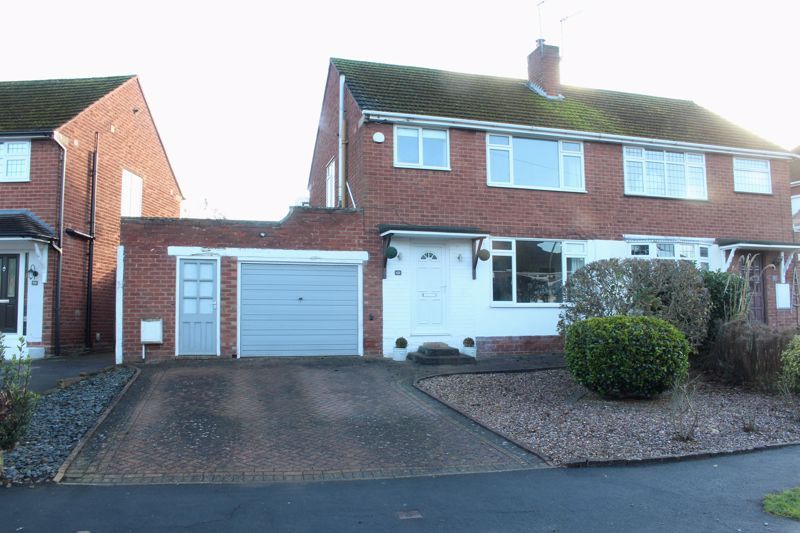 3 Bed Semi Detached House For Sale In Beachcroft Road Kingswinford Dy6
