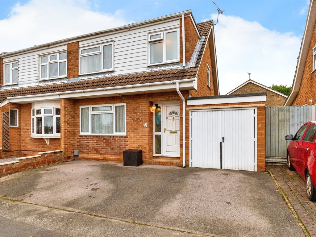 3 Bed Semi Detached House For Sale In Itchen Avenue Bishopstoke